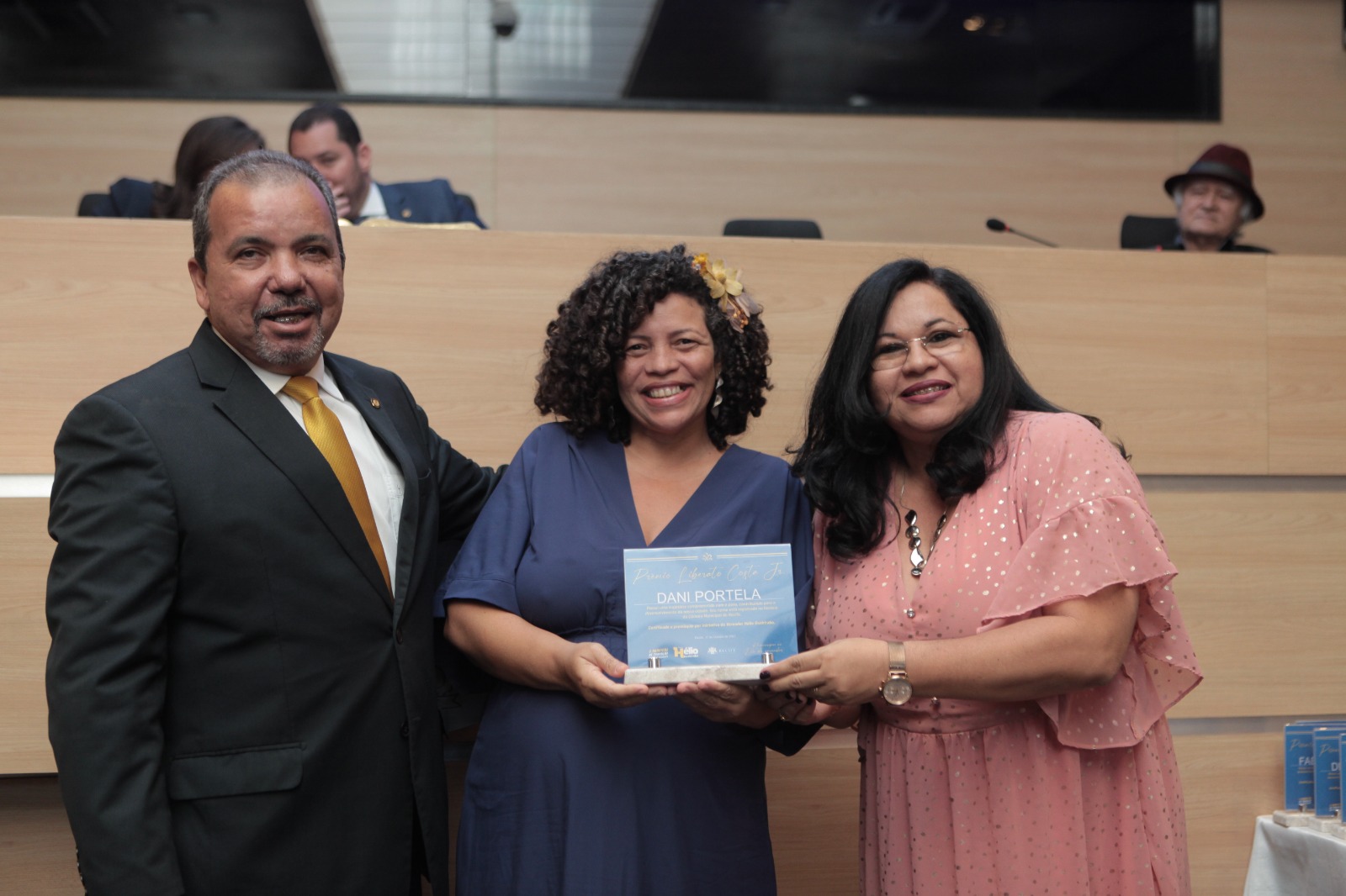 Dani Portela é homenageada na Câmara Municipal do Recife por seu mandato como vereadora - Dani ...